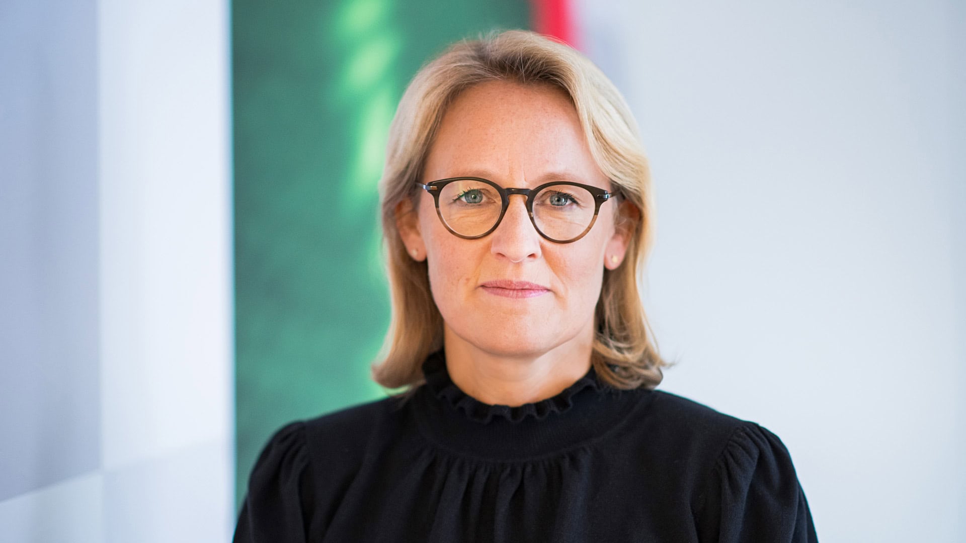 Donata Hopfen - Sport Business